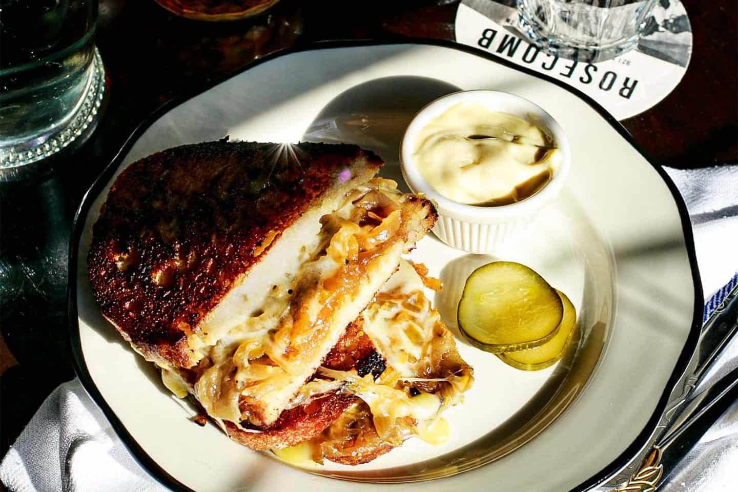 Chattanooga Restaurants with Great Outdoor Seating