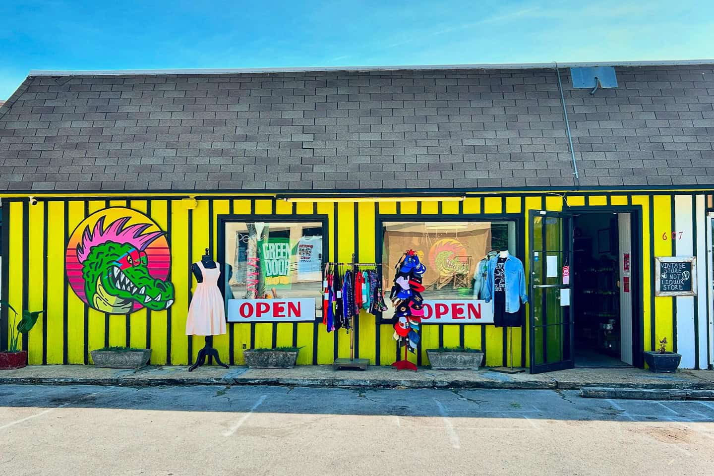 Chattanooga Treasures: Antique Stores, Vintage Finds, and Flea Markets